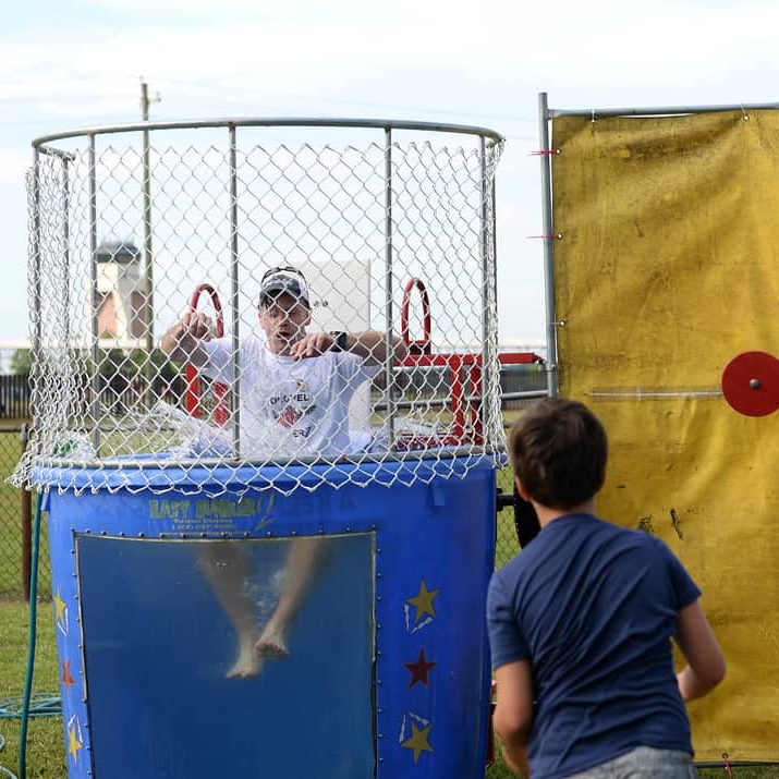 Amuz in Montreal - Party and Bouncy Castle Rentals